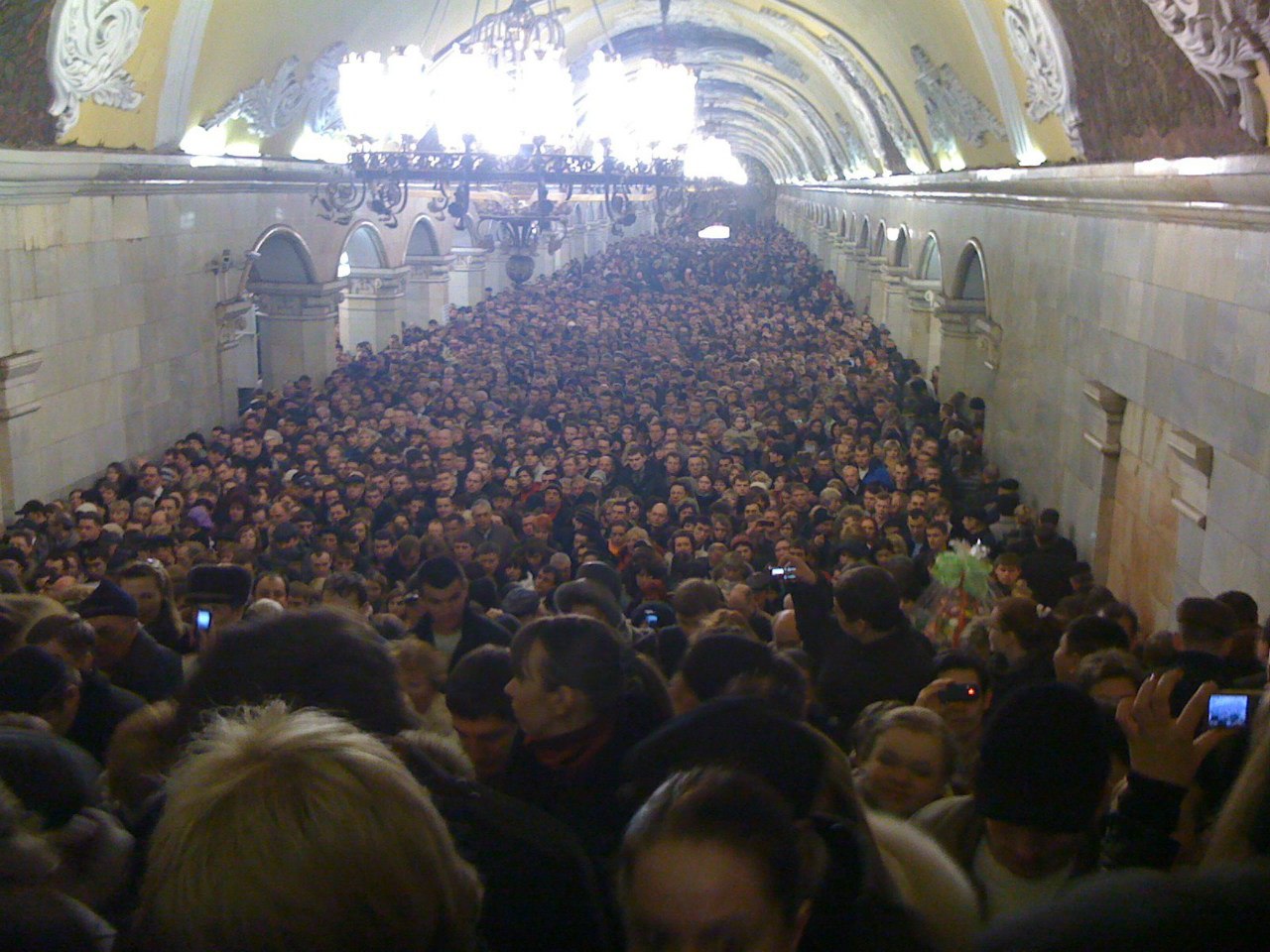 Soviet Era subway station in Moscow Russia. : r/ArchitecturalRevival