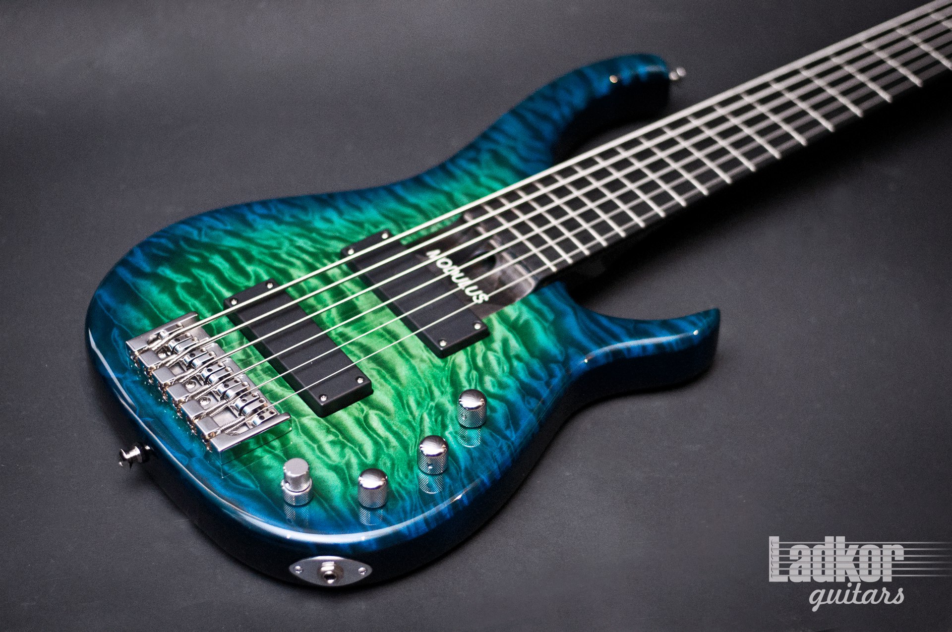 Продам Modulus Quantum Q6 Quilt Blue Green Burst 6 String Bass ...