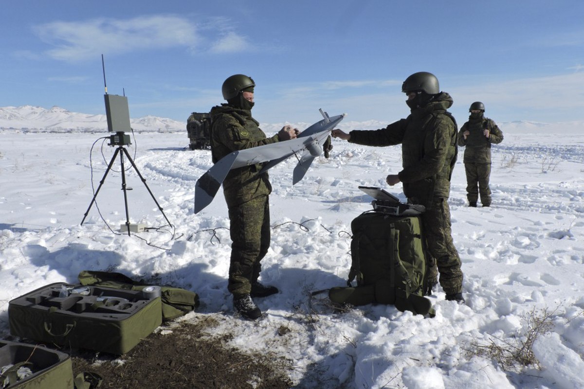 UAV operators training on Russian base in Armenia [OS][1200×800] : r ...