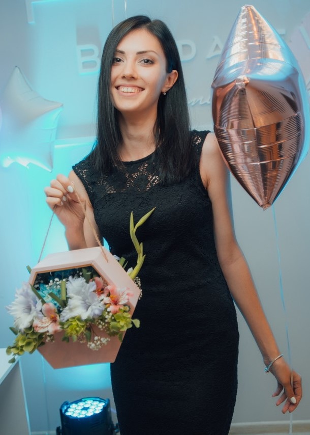 Classify Ukrainian Girl